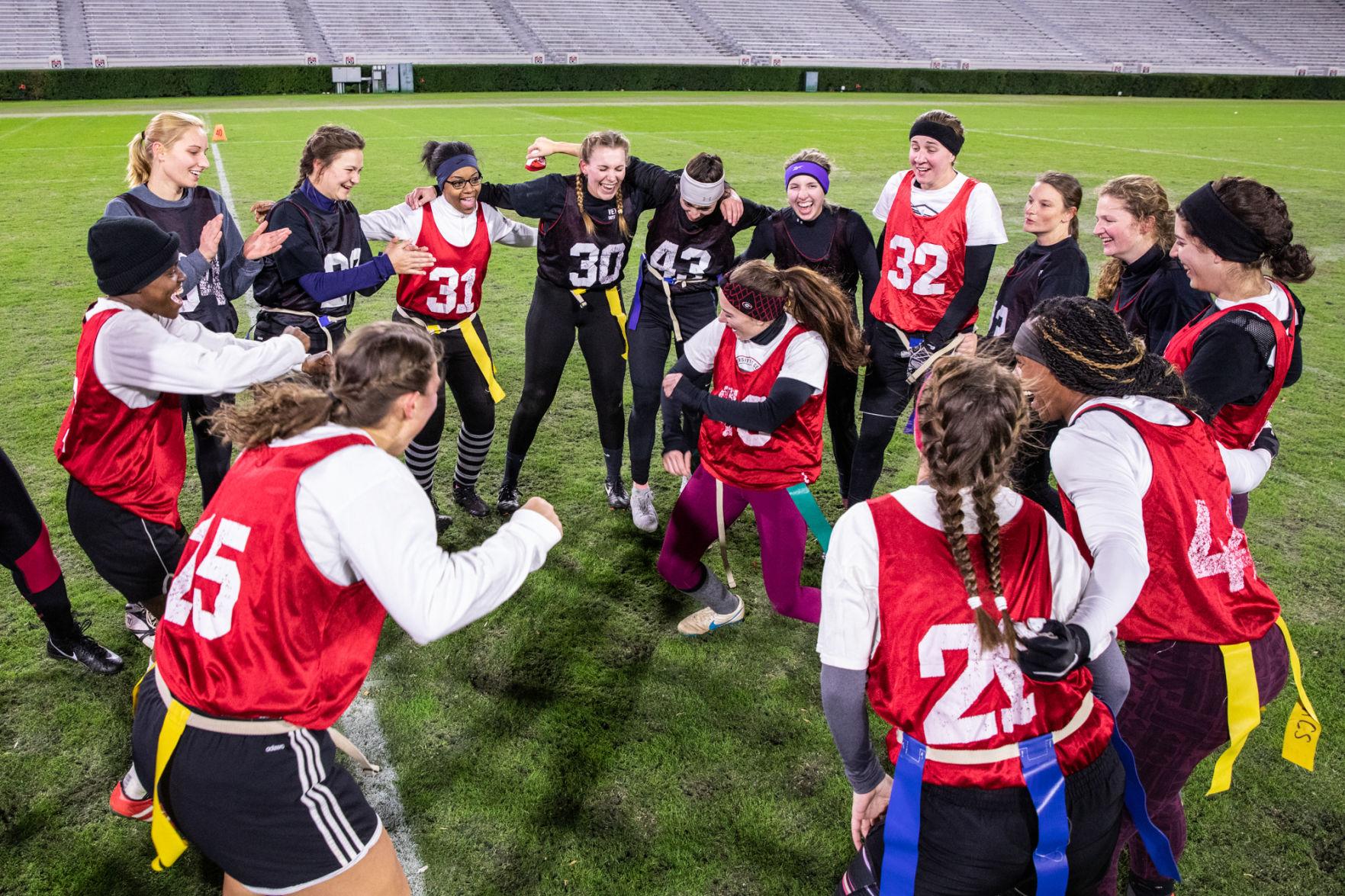 Flag football teams battle cold conditions in IM championships ...