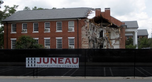 PHOTO GALLERY: Rutherford Hall Demolition | Gallery | redandblack.com