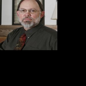 Mass communication: Grady dean candidate talks with group of students ...