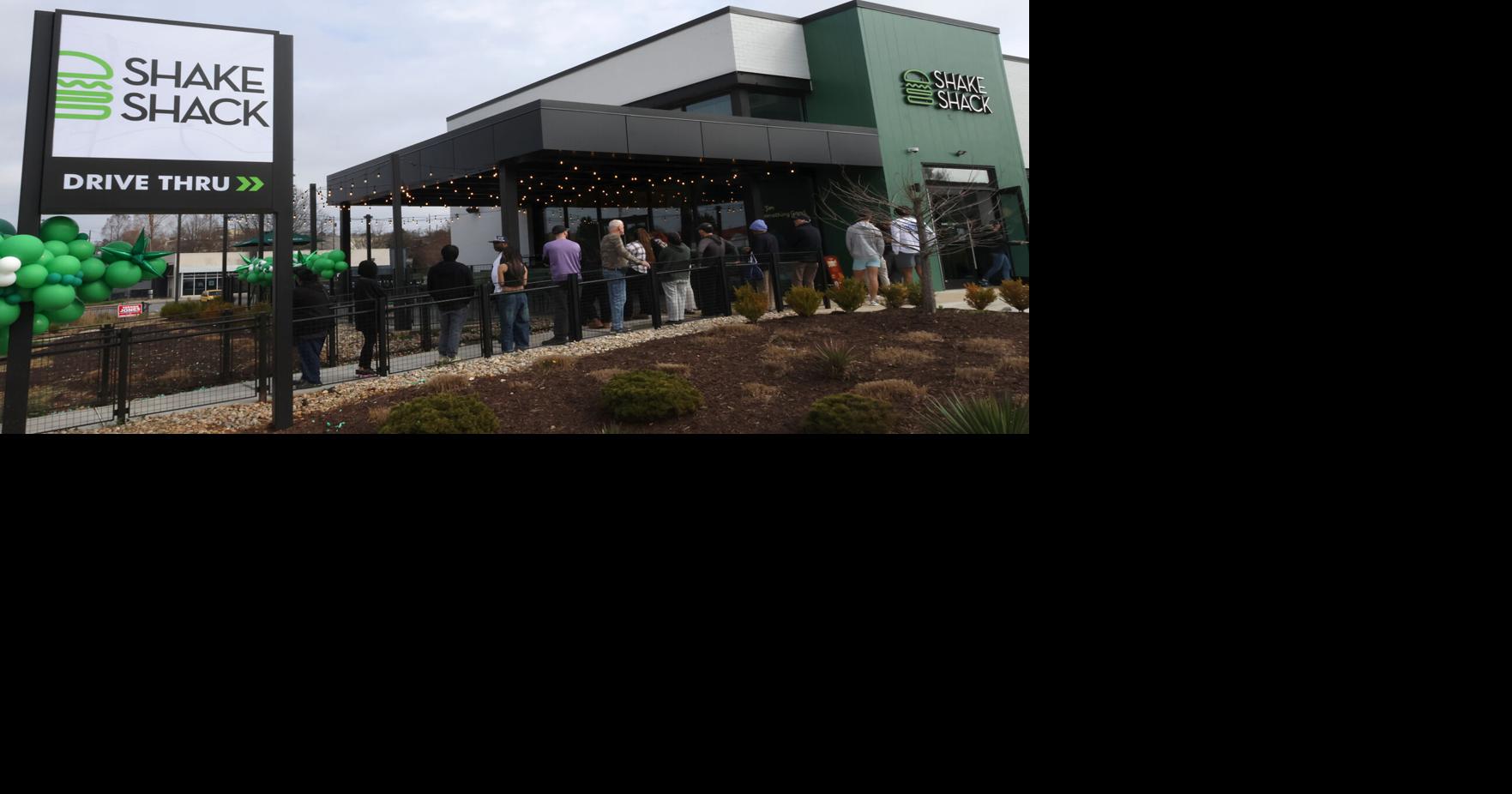 Shake Shack grand opening on Alps Road | Arts & Culture | redandblack.com