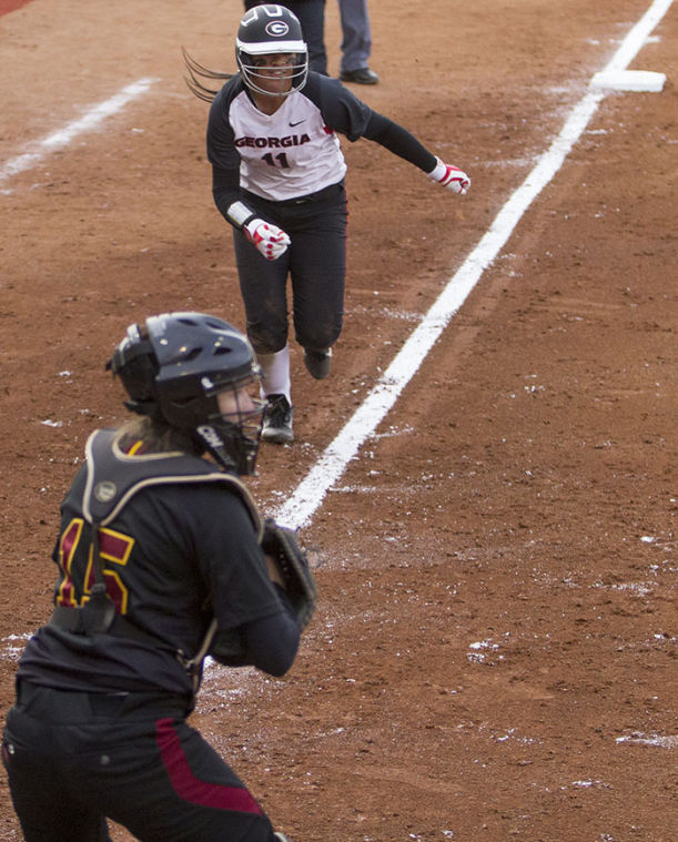 Georgia Softball versus Winthrop | Photo Galleries | redandblack.com