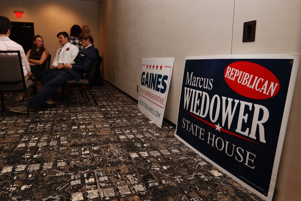 PHOTOS: Election Night with Houston Gaines | Multimedia | redandblack.com