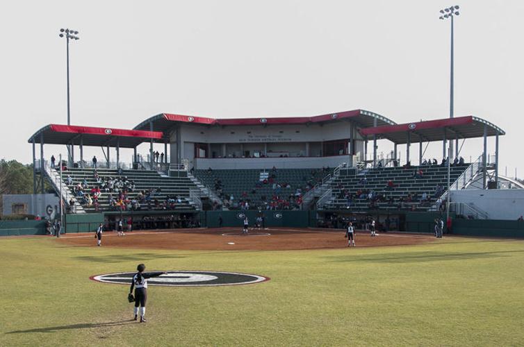 Georgia Softball versus Winthrop | Photo Galleries | redandblack.com