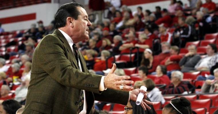 900 wins and counting: Andy Landers demands excellence | Georgia Sports ...