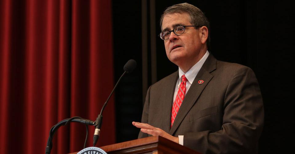 Jere Morehead highlights UGA graduation rates, innovation district ...