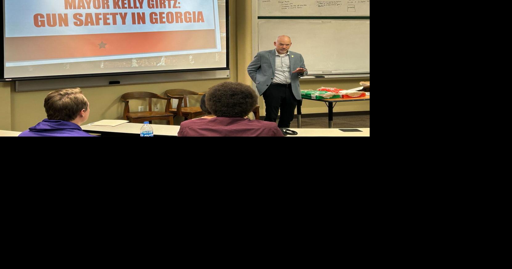 Mayor Kelly Girtz talks gun violence with UGA Young Democrats | City ...