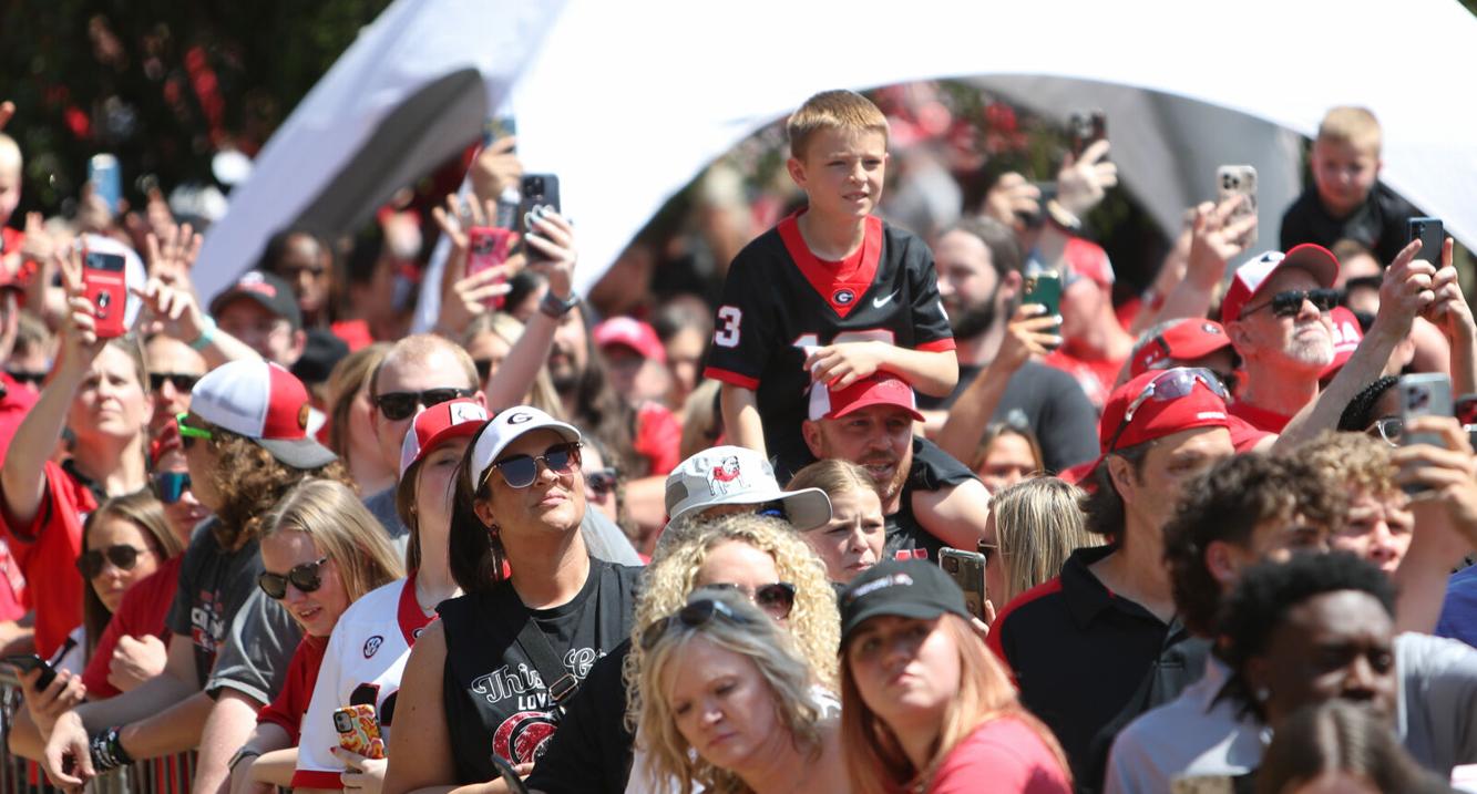 How to watch the Dawg Walk | Tailgate | redandblack.com