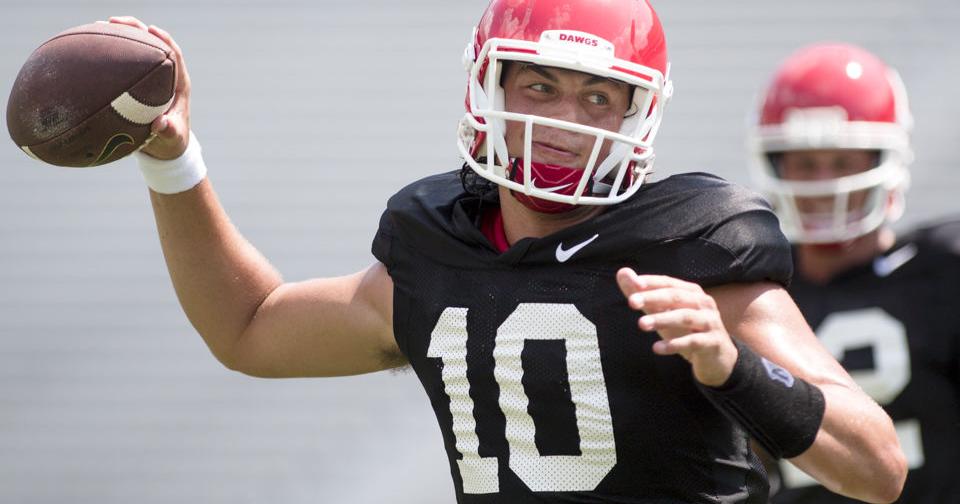Freshman football players impress in 1st preseason scrimmage | Georgia ...