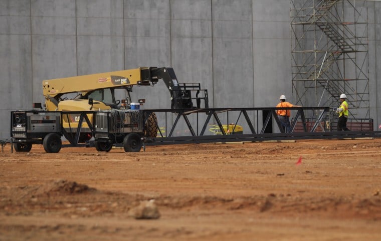 Caterpillar Factory Media Tour | Multimedia | redandblack.com