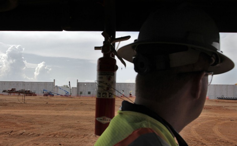 Caterpillar Factory Media Tour | Multimedia | redandblack.com