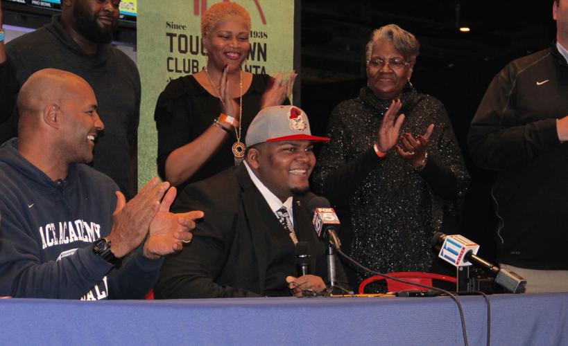 Five-star offensive guard Jamaree Salyer commits to Georgia ...
