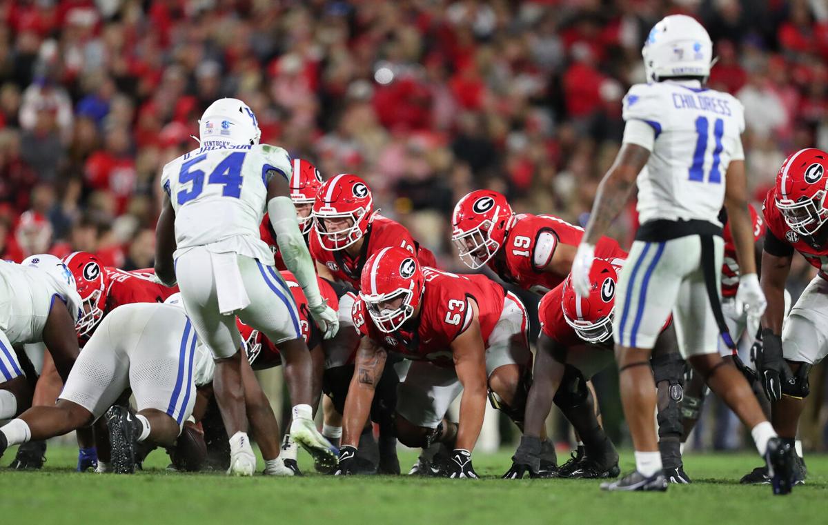 Georgia football offensive linemen announce return for final seasons ...