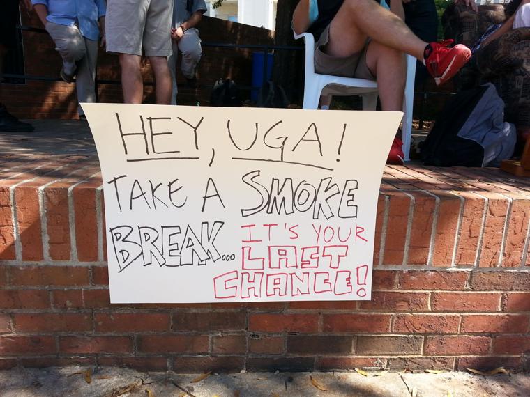 Students speak out against smoking ban during protest in Tate Plaza ...
