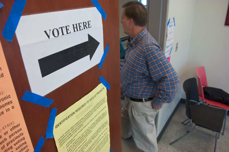 PHOTO GALLERY: Athens Voting | Rbtv | redandblack.com