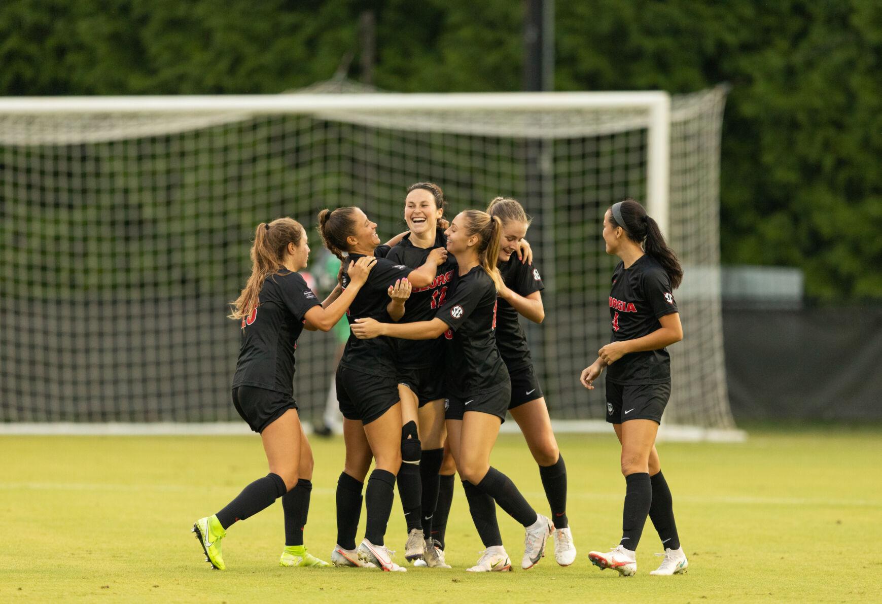 Captain-led practices lead to team chemistry for Georgia soccer ...