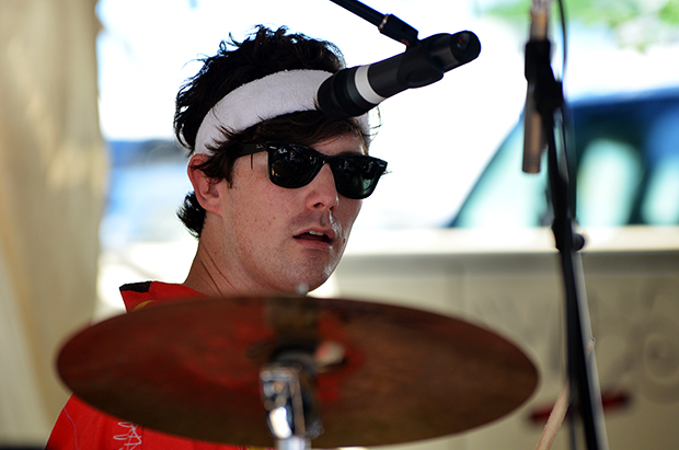 AthFest Insider: Sam Sniper draws in crowd with dark sounds, blues ...