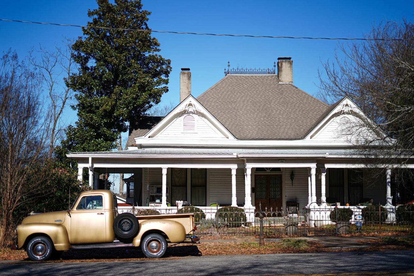 6 historic neighborhoods in Athens to explore | Athens | redandblack.com