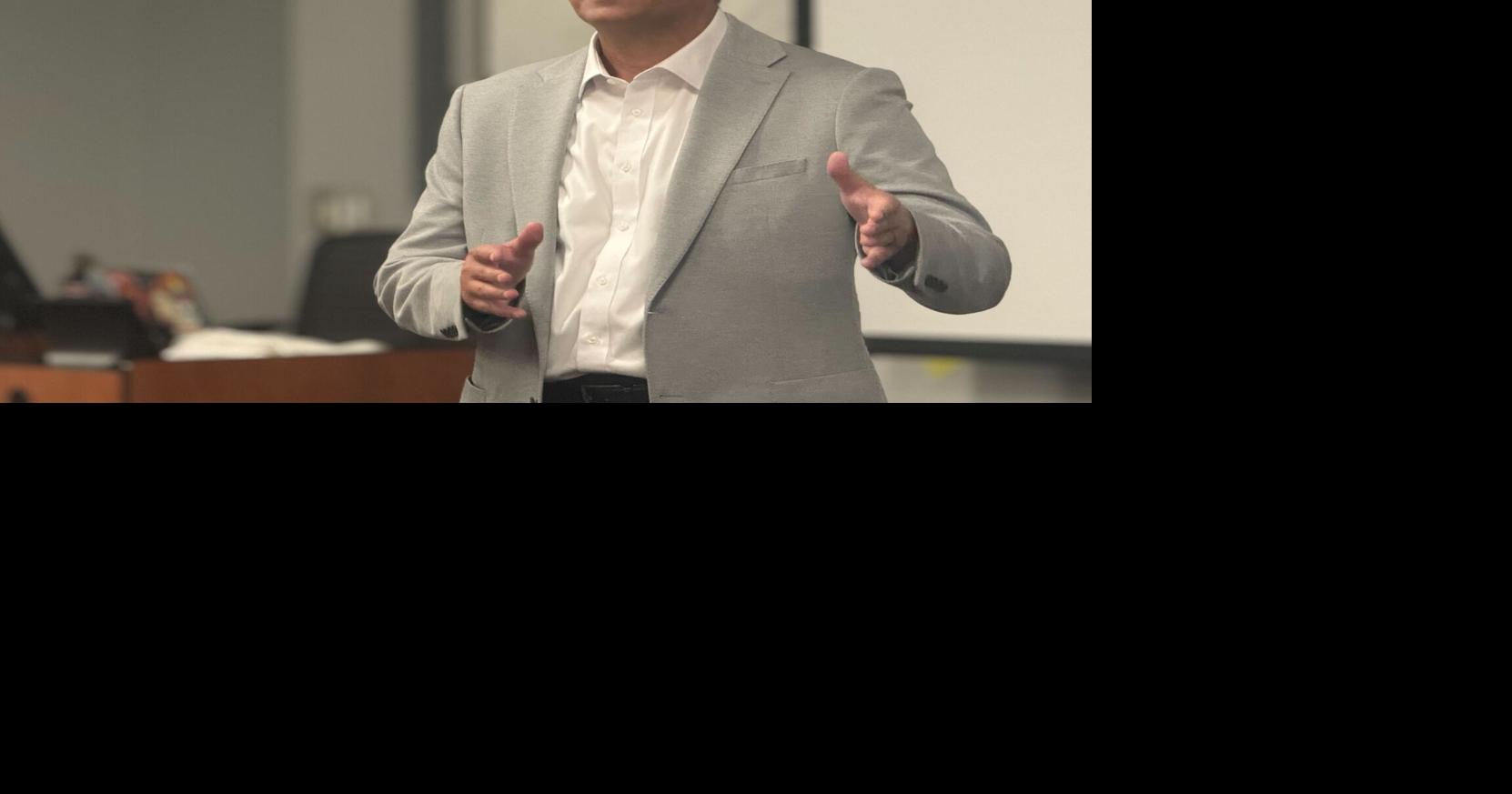 Former Georgia Lt. Gov. Geoff Duncan visits UGA during gubernatorial ...