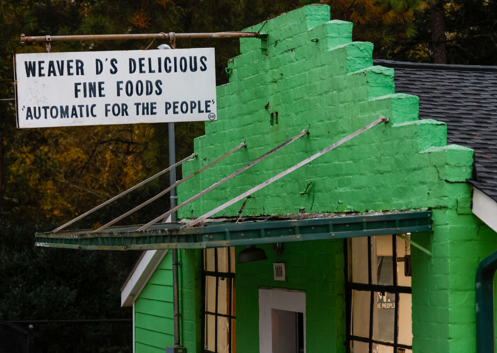 Weaver D’s for sale preludes the restaurant’s final goodbye | Eat ...