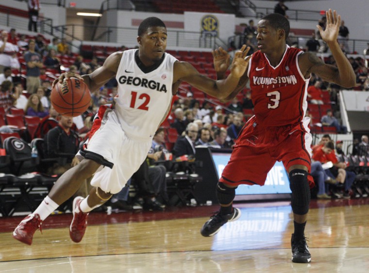 PHOTO GALLERY: Basketball vs. Youngstown State | Featured | redandblack.com