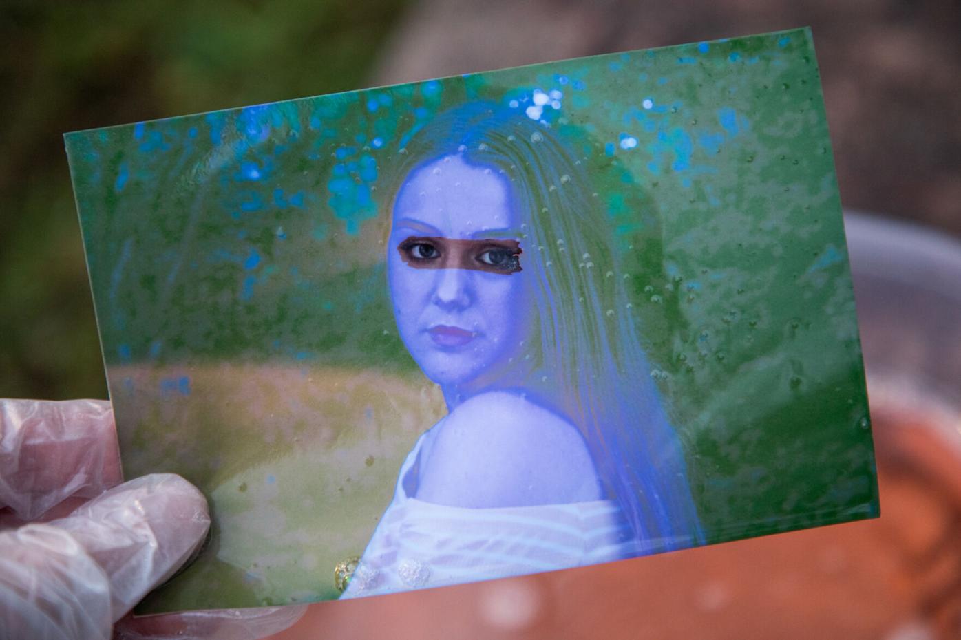 PHOTOS: How to bleach photo prints | Multimedia | redandblack.com