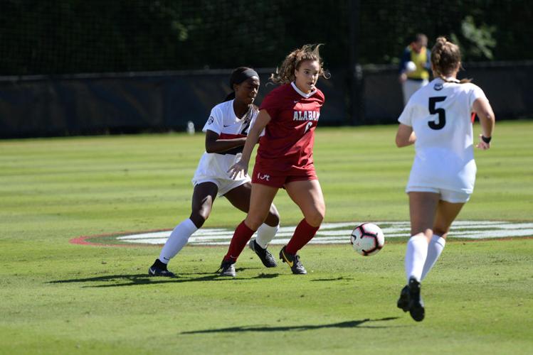 PHOTOS: UGA soccer ties against Alabama, 1-1 | Multimedia | redandblack.com