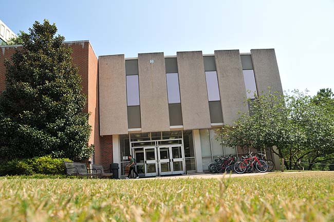 Photo Gallery: Russell Hall | Multimedia | redandblack.com