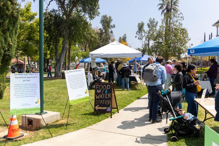 For a day, in the name of climate change, Redlands explores ideas to ...