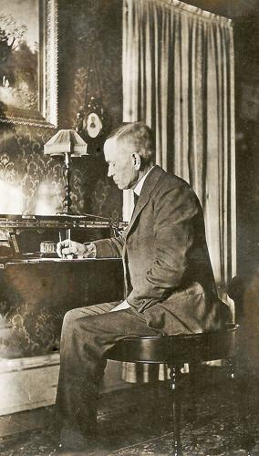 Middle school receives desk owned by its namesake, George Beattie ...