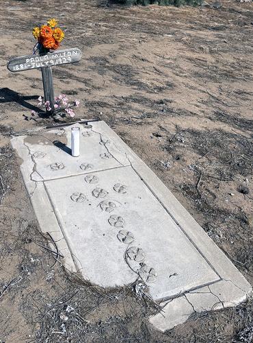 DAR members visit Pioneer Cemetery to mark the Day of the Dead | News ...