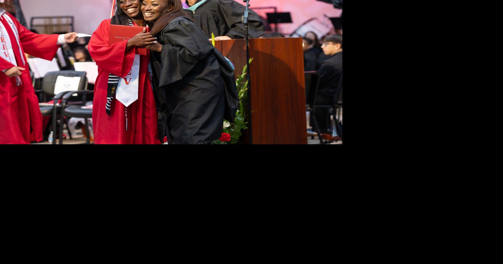 Rain doesn’t hinder REV graduation | News | redlandscommunitynews.com