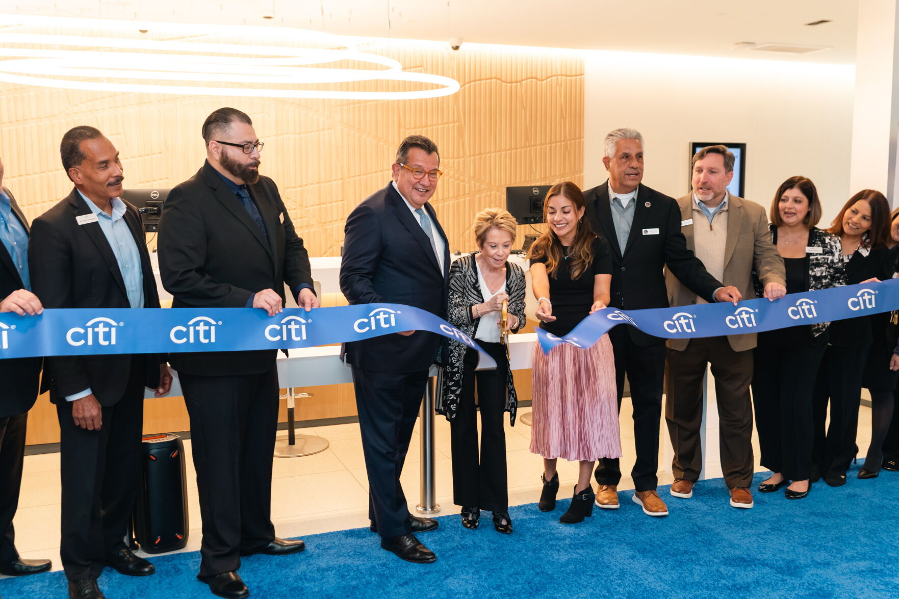 Citibank holds grand opening | News | redlandscommunitynews.com