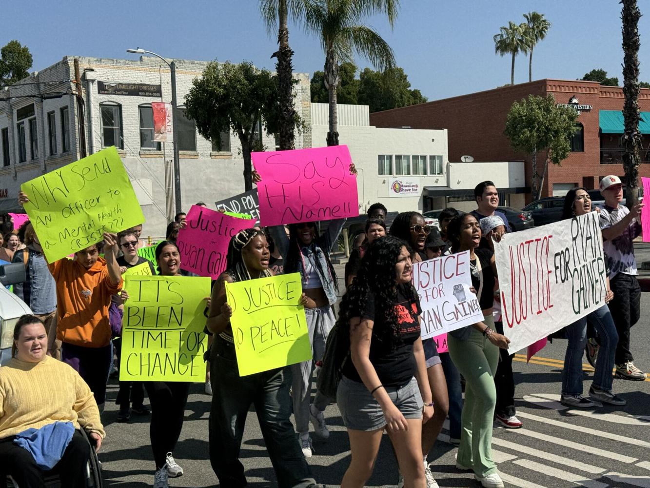 U of R Students Rally for Change | News | redlandscommunitynews.com