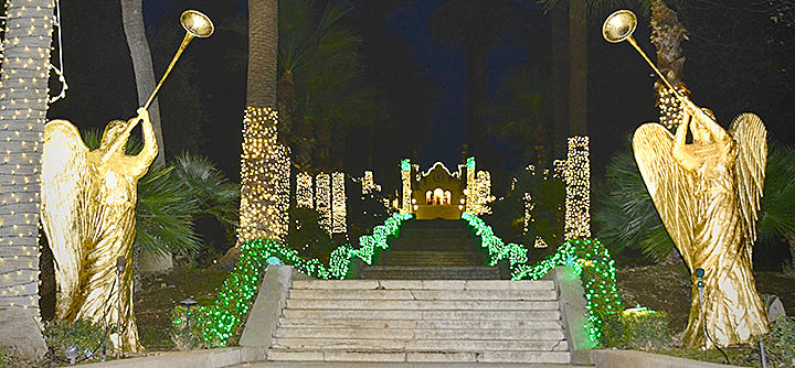 Burrage Mansion puts on spectacular holiday display | News ...