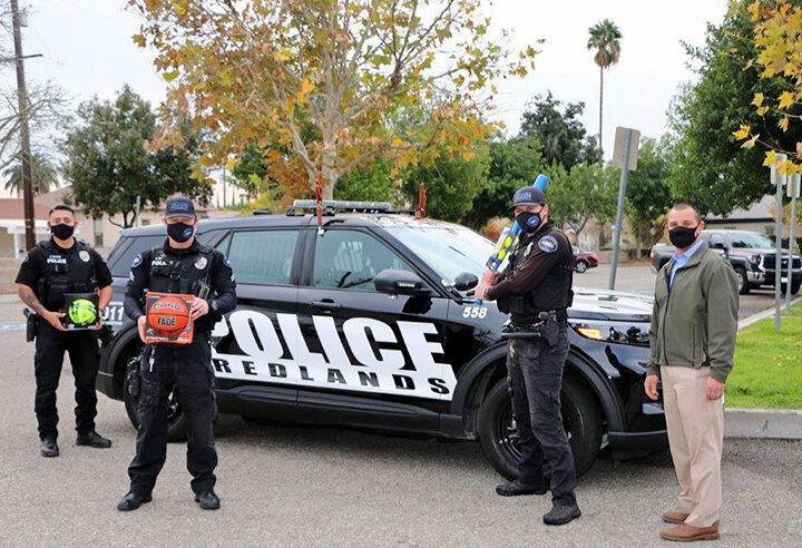 Redlands police find a way to continue holiday outreach amid pandemic ...