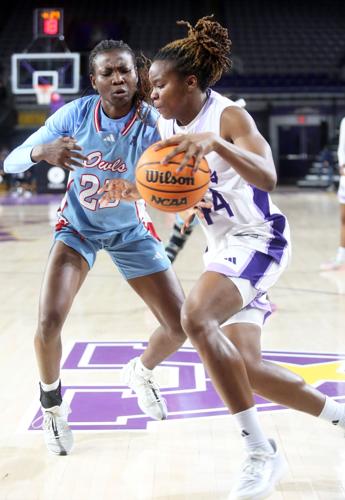 ECU women's basketball: Pirates go wire-to-wire vs. FAU, tie program ...