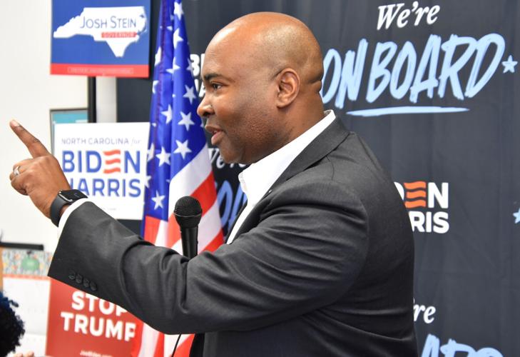 DNC chairman stirs party faithful with speech | | reflector.com