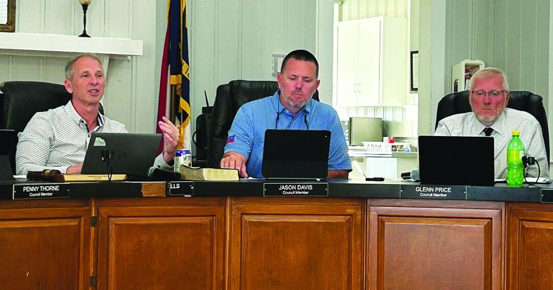 Wallace council OKs budget | News | reflector.com