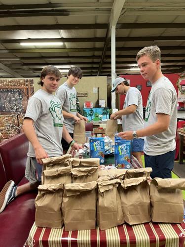 UMO’s students lend a helping hand | Features | reflector.com