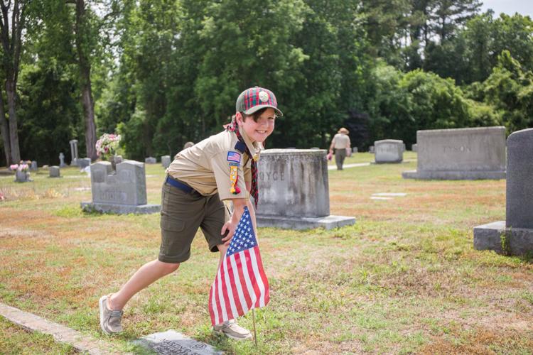'So much respect': Vietnam veterans, Boy Scouts honor Memorial Day ...