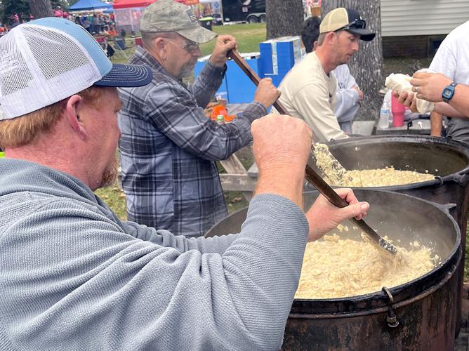 Annual festival draws thousands to Bear Grass | Local News | reflector.com