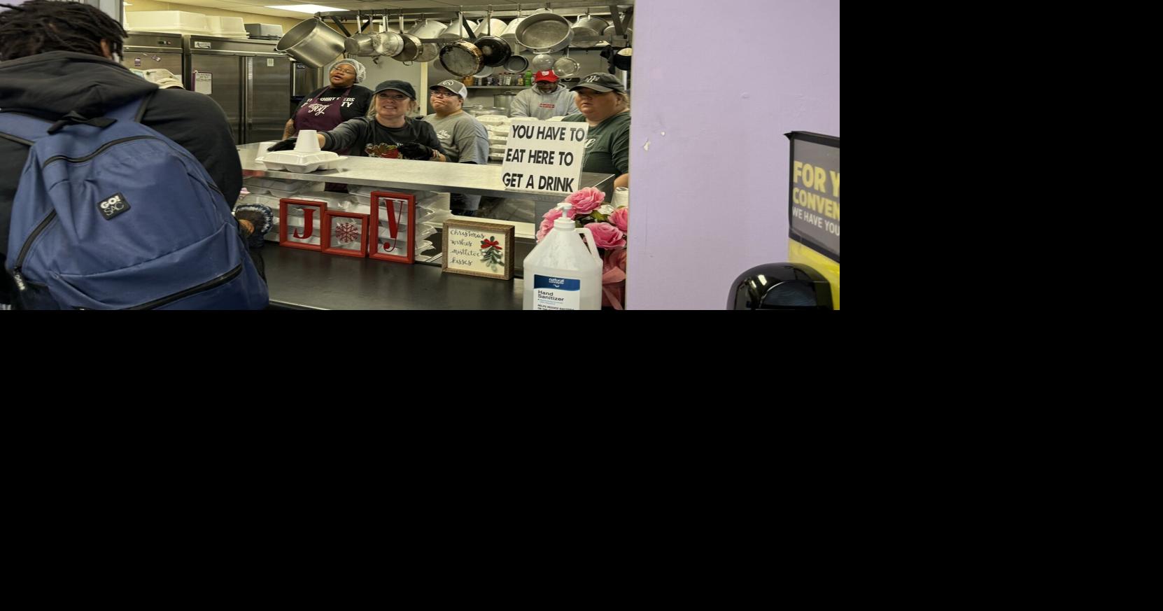 It's Giving JOY: Soup kitchen provides Thanksgiving for residents in ...