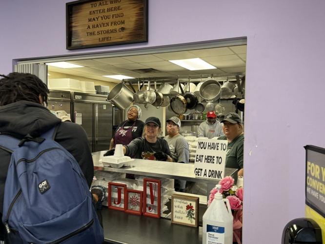 It's Giving JOY: Soup kitchen provides Thanksgiving for residents in ...