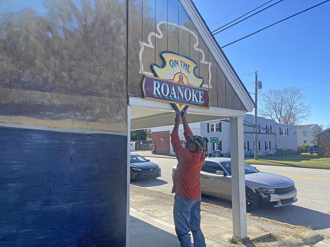 Hamilton mural brightens town | Local News | reflector.com