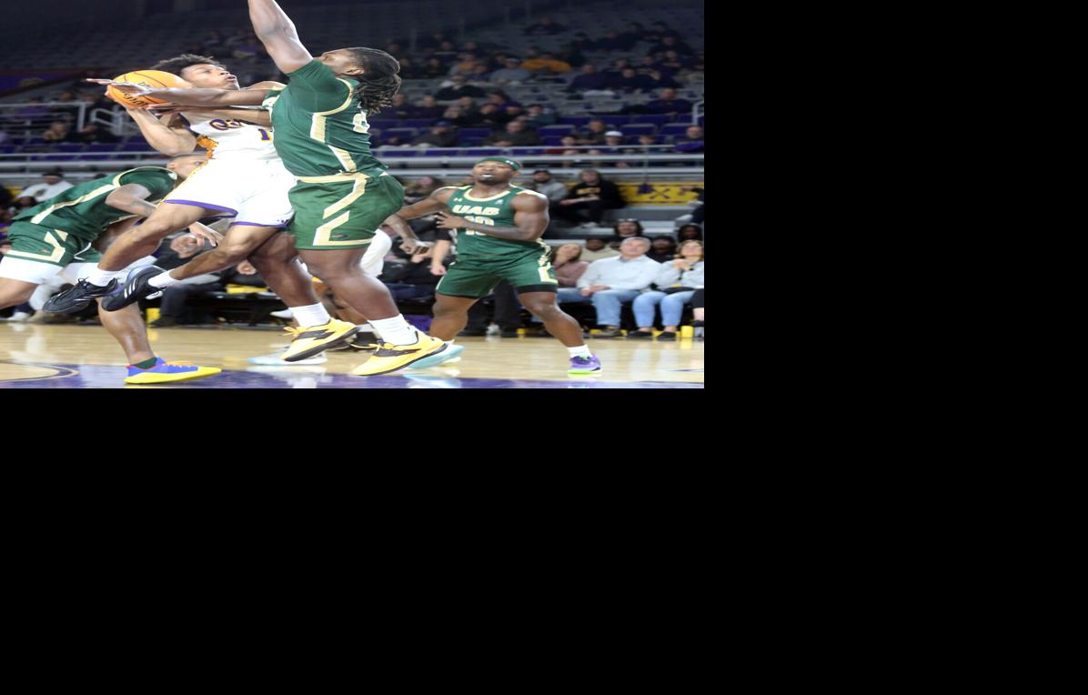 ECU basketball: Pirates fall to FAU on regular season's final day, earn ...