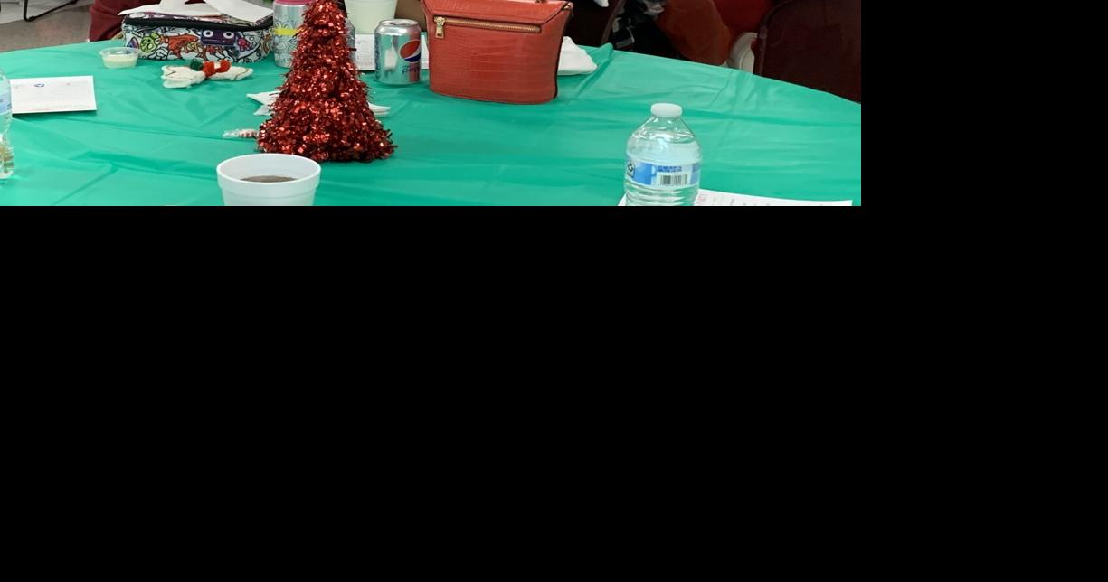 Senior shindig celebrates season | Local News | reflector.com