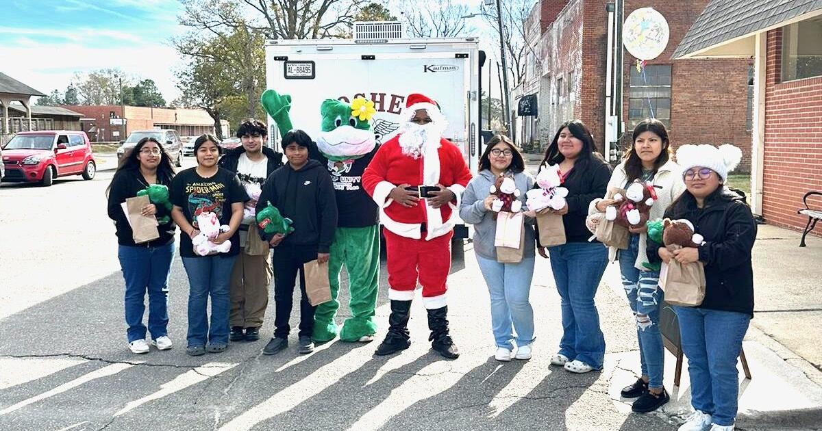 Shackle Free ends the year strong with several community projects ...