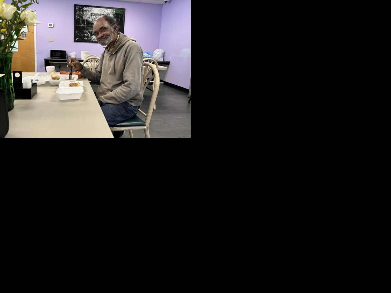 It's Giving JOY: Soup kitchen provides Thanksgiving for residents in ...