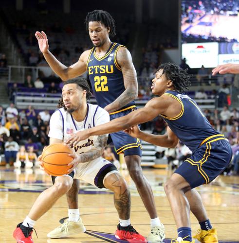 ECU men's basketball: Pirates drop final nonconference game to ETSU ...