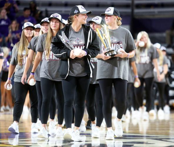 ECU vs. UMO Basketball | Photo Galleries | reflector.com